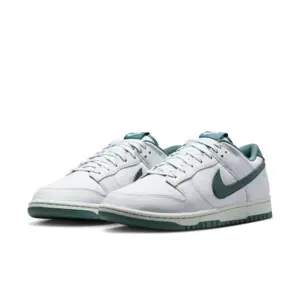 Nike Dunk Low Retro Sneakers - Grey