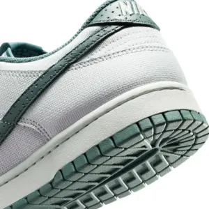 Nike Dunk Low Retro Sneakers - Grey