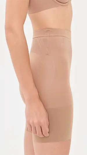Spanx Sculpt Gofigure Mid Thigh Shorts - Cinnamon