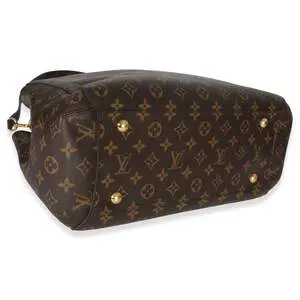 LOUIS VUITTON Monogram Canvas Montaigne Gm