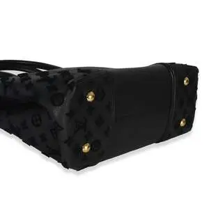 LOUIS VUITTON Monogram Tufted Veau Cachemire W Tote Pm