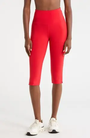 MPG Sculpt Capri Leggings - Goji Berry