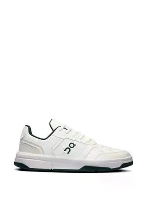 On The Roger Clubhouse Lace-up Sneakers - White