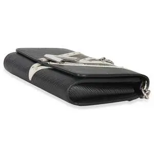 LOUIS VUITTON Twist Wallet On Chain
