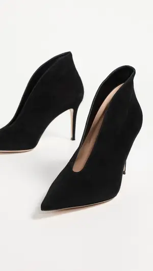 GIANVITO ROSSI Vania Heels - Black