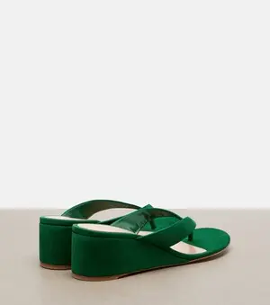 GIANVITO ROSSI Suede Wedge Thong Sandals - Green