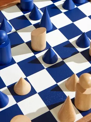 THE CONRAN SHOP Milos Wood Chess Set