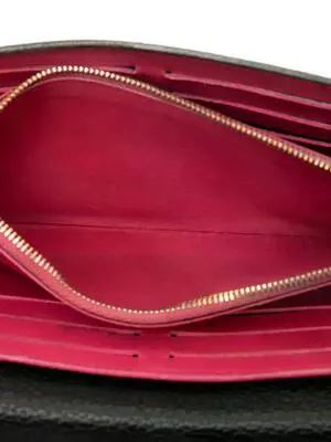 LOUIS VUITTON 2020 Taurillon Capucines Wallet Long Wallets