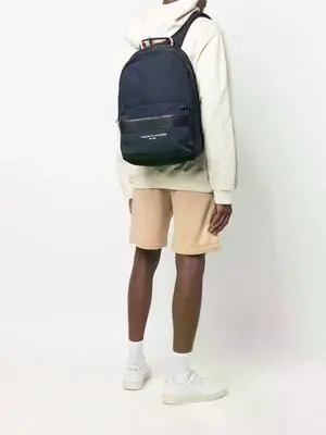 Tommy Hilfiger Logo Zipped Backpack