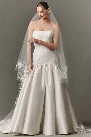 ENAURA Floral Embroidered Cathedral Veil - White