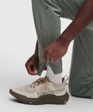 Lululemon Mile Maker Jogger - Willow Leaf
