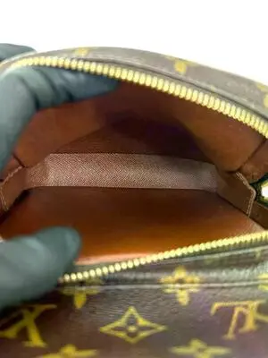 LOUIS VUITTON 2001 Monogram Amazone Crossbody Bag
