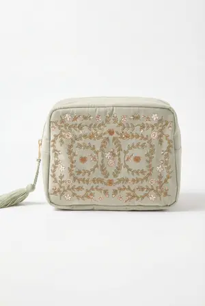 ELIZABETH SCARLETT Mediterranean Garden Velvet Pouch - Sage