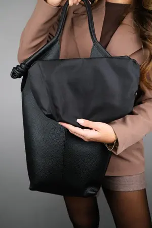 PROLOGUE SHOES Santana Slouchy Shoulder Bag - Black