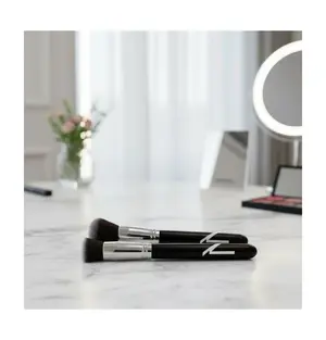 VOODOO MAKEUP Highlight & Conceal Brush - Charcoal 16