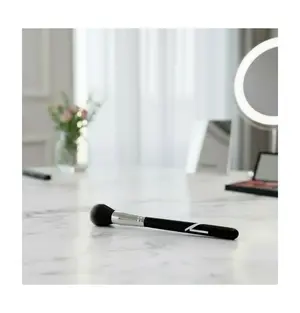 VOODOO MAKEUP Highlight & Conceal Brush - Foundation Brush