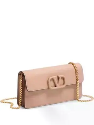 Valentino Garavani Vlogo Signature Grainy Calfskin Wallet With Chain - Neutrals
