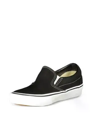 VANS Classic Slip-on Sneakers