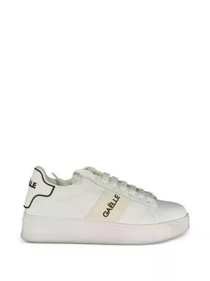 GAELLE PARIS Logo-print Lace-up Sneakers - White