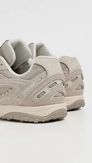 NEW BALANCE 204l Sneakers - White/beige