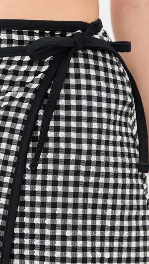 Onia Mini Wrap Skirt With Gingham Check Pattern And Tie Waist - Black/white