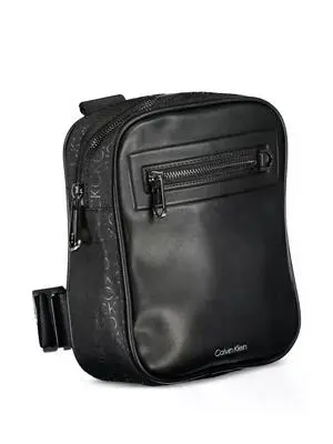 Calvin Klein Logo-detail Messenger Bag