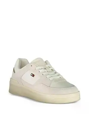 Tommy Hilfiger Logo-detail Low Top Sneakers - Neutrals