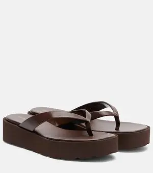 GIANVITO ROSSI Leather Platform Thong Sandals - Brown