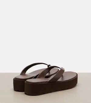 GIANVITO ROSSI Leather Platform Thong Sandals - Brown