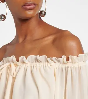 BANANHOT Ora Ruffled Off-shoulder Crop Top