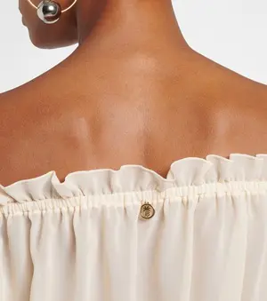BANANHOT Ora Ruffled Off-shoulder Crop Top