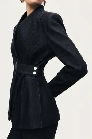 NOCTURNE Sharply Tailored Belt Detailed Blazer