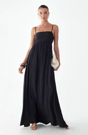 St Mrlo Sleeveless Dresses