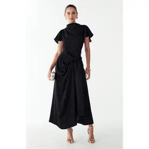 WILLA Lissy Midi Dress - Black