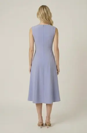 MODENAIRE Structured Seaming Flared Sleeveless Midi Dress
