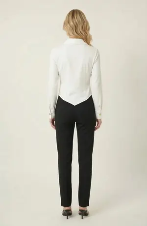MODENAIRE Collared Button-front Blouse With Asymmetrical Hem