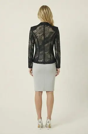 MODENAIRE Tailored Blazer With Lace Sleeves