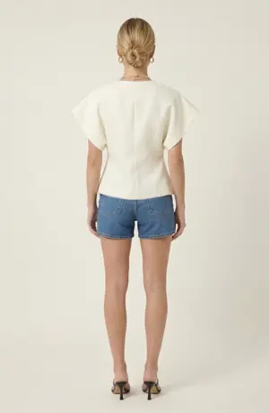 MODENAIRE Textured Wrap Top
