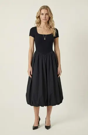 MODENAIRE Short Sleeve Bubble Hem Midi Dress