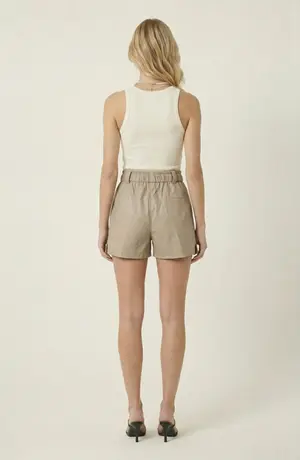MODENAIRE High-waisted Relaxed Fit Shorts