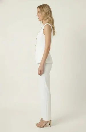 MODENAIRE Sleeveless Tailored Blazer Top With Buttons