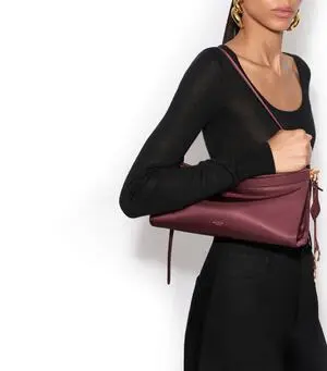 Alaïa Le Click East West Shoulder Bag - Red