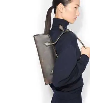 Alaïa Le Teckel Medium Shoulder Bag