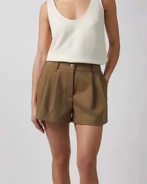WAKAKUU Tailored Shorts With Pleats - Khaki