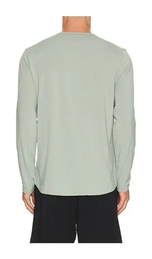 CUTS Curve Hem Long Sleeve Henley