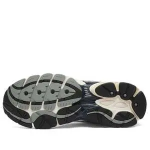 Saucony Progrid Omni 9 Sneaker - White/navy