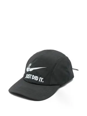 CARNE BOLLENTE Embroidered Curved-peak Cap - Black