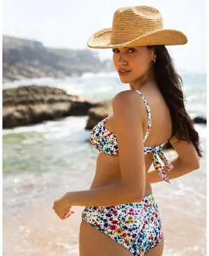 CHANGE OF SCENERY Nellie Underwire Balconette Print Bikini Top - Wildflower Patch