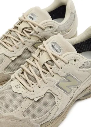 NEW BALANCE 2002r Panelled Sneakers - Beige