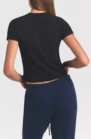 SKIMS V-neck Baby Tee